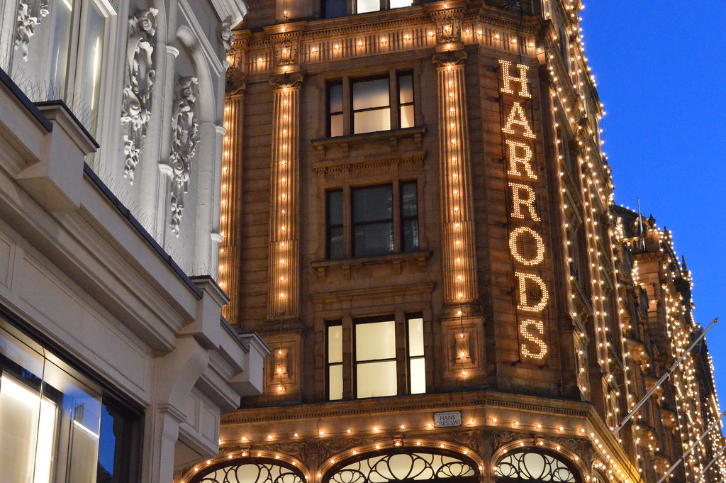 Harrods ouvre un magasin ultra-luxe en Chine