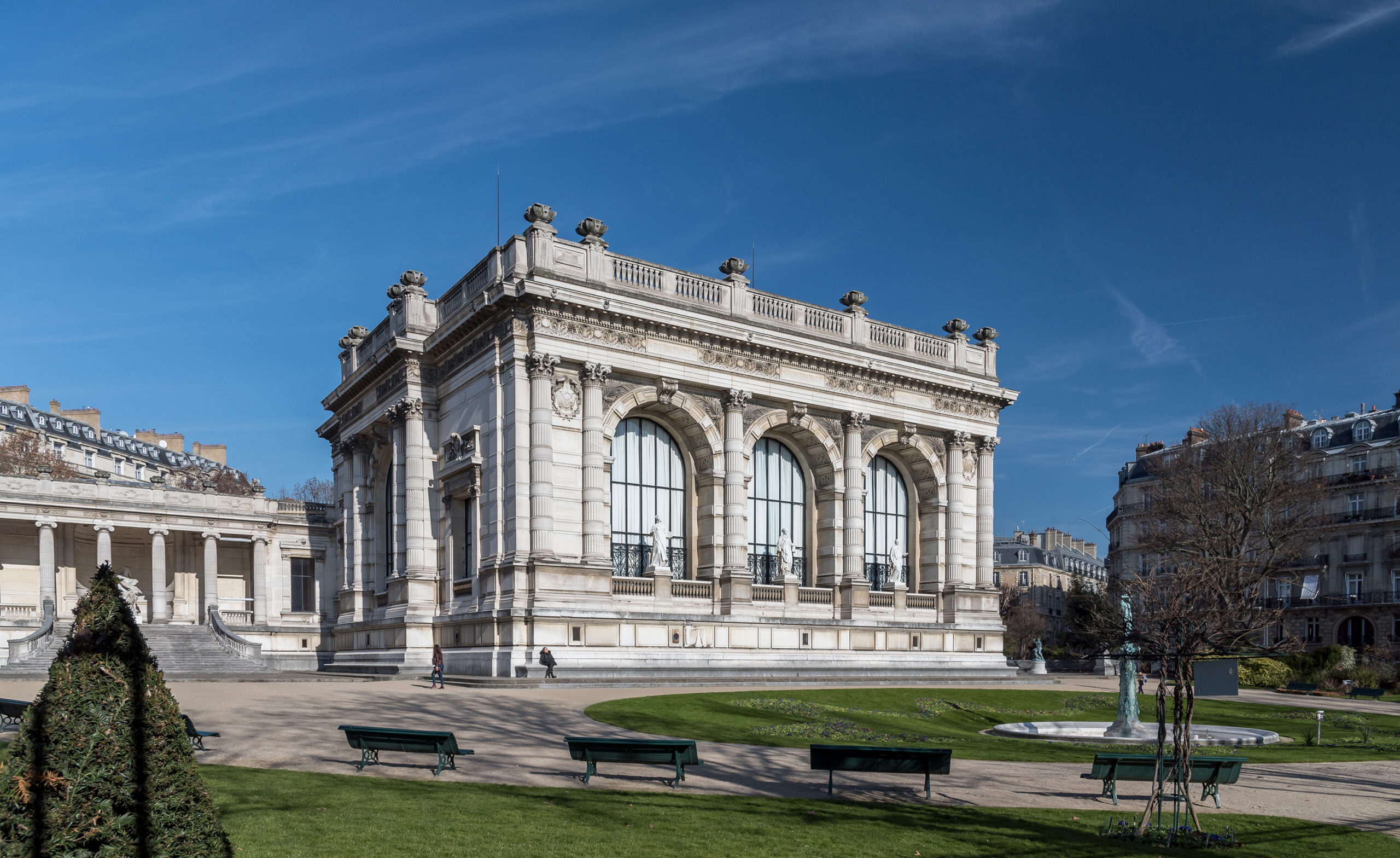 Le Palais Galliera rouvre ses portes et rend hommage à Chanel